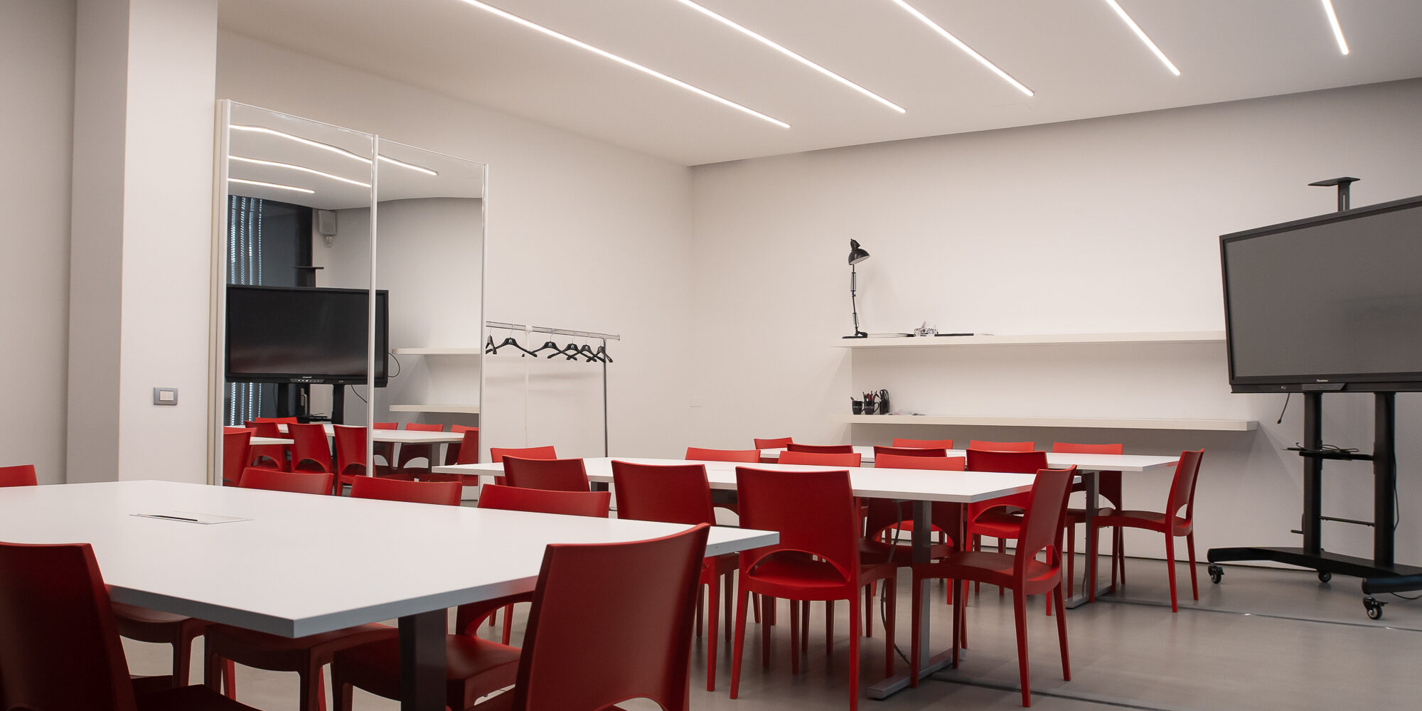 L'Accademia - Ferrari Fashion School